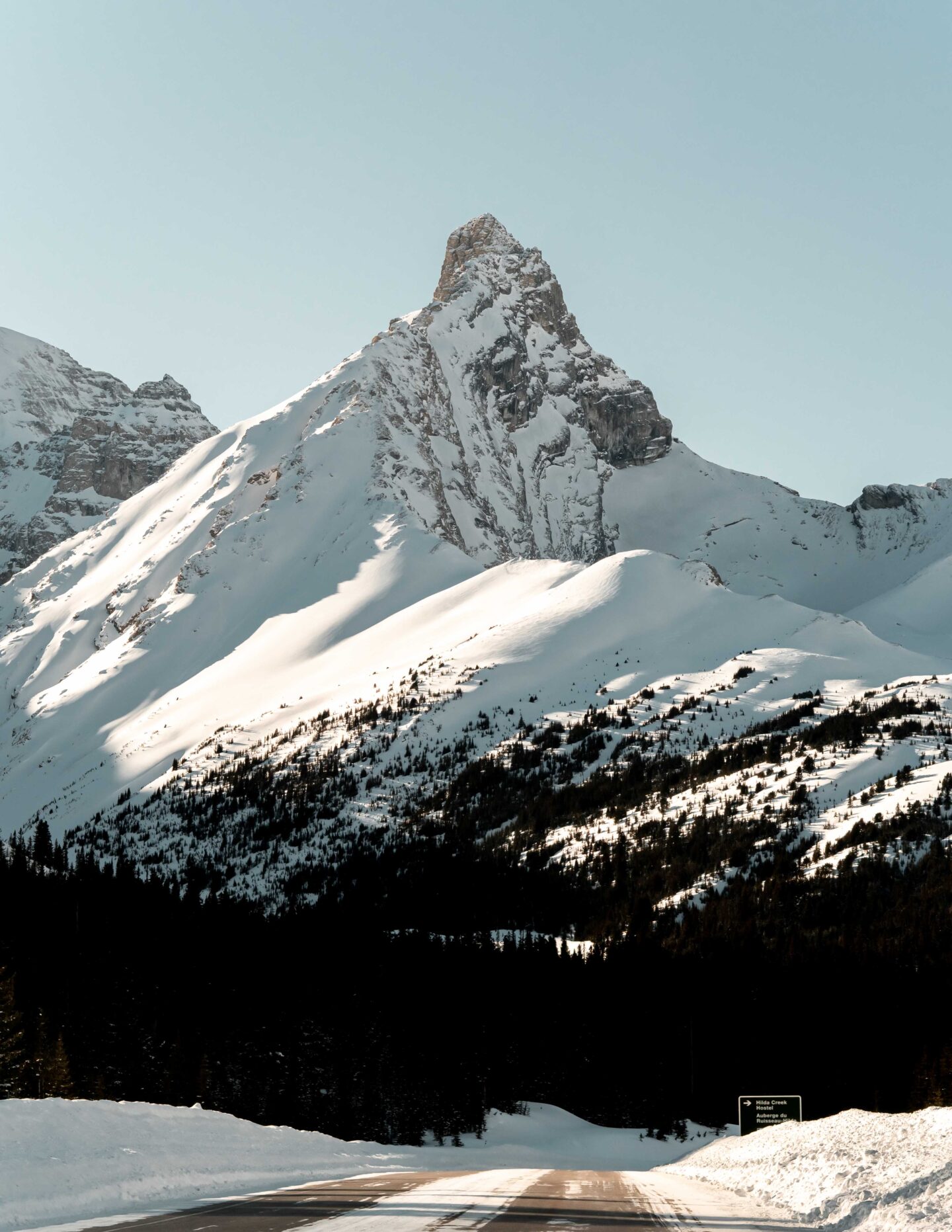 7 Tips For Driving The Icefields Parkway in Winter